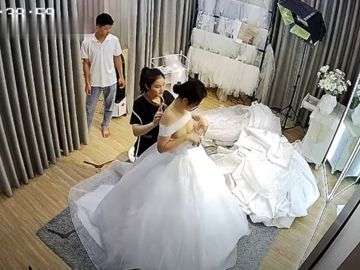 Clip Sex Quay Lén Cô Dâu Xinh Đẹp Đang Thay Váy Cưới Trong Phòng Thử Đồ - PhimSexVNChich